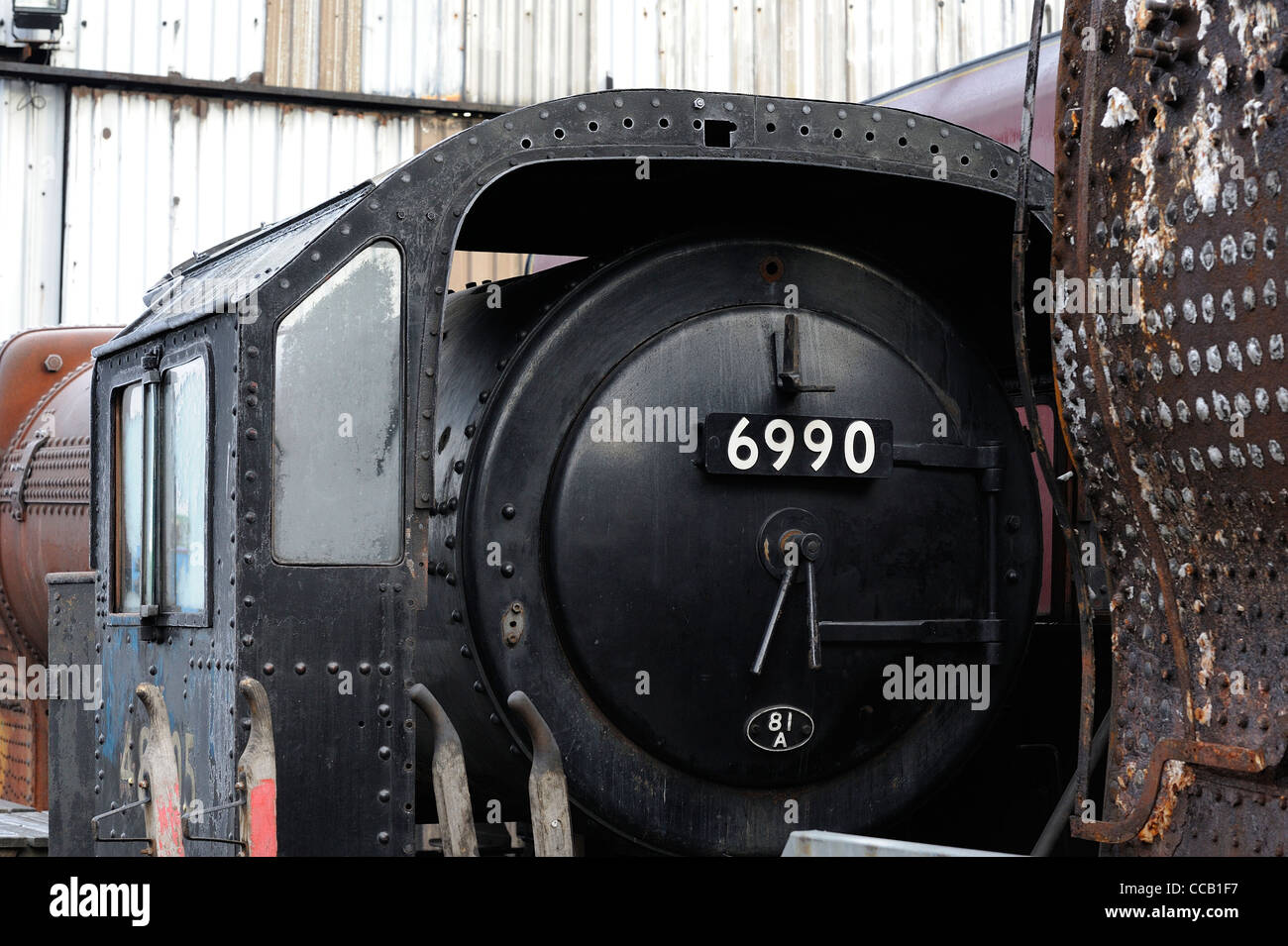 6990 witherslack hall awaiting restoration on shed at the great central ...