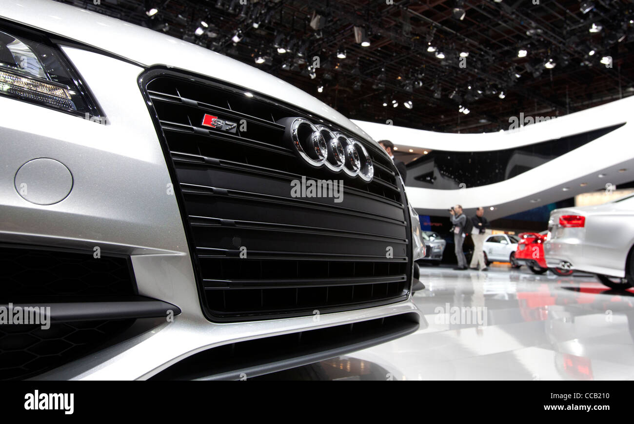 Audi grill hi-res stock photography and images - Alamy