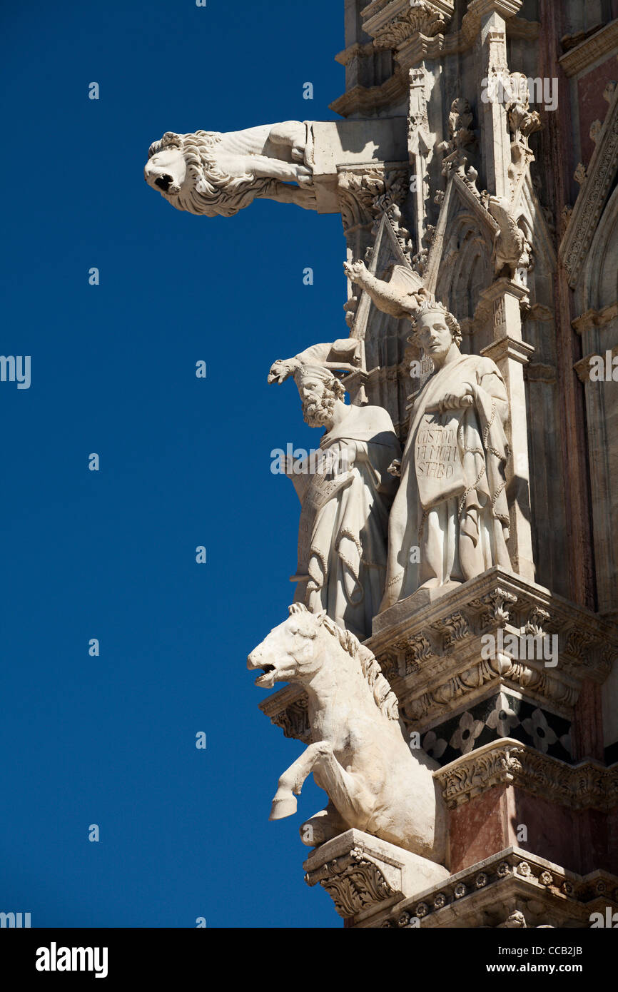 Romanesque Statues High Resolution Stock Photography and Images - Alamy