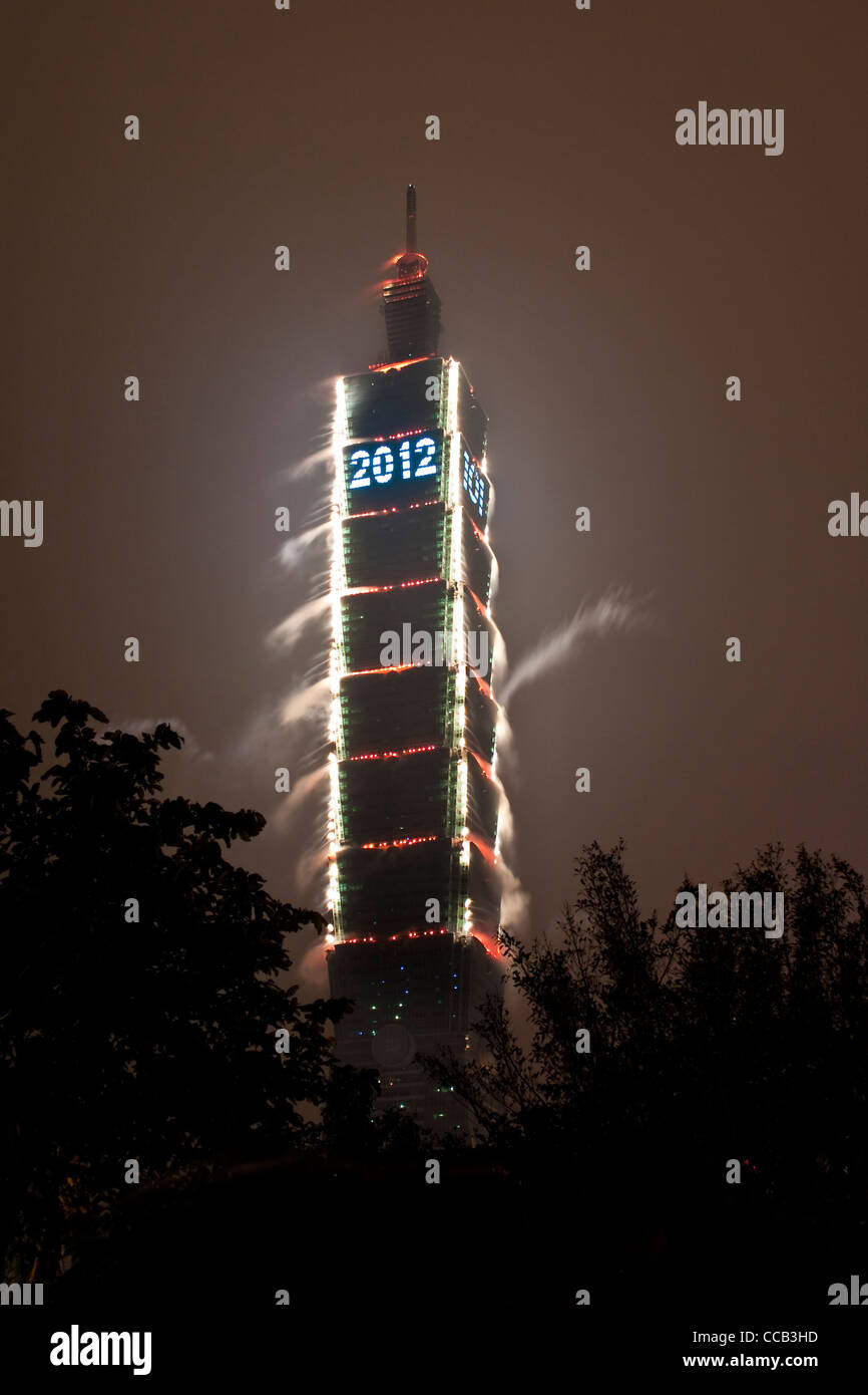 Taipei 101 fireworks hi-res stock photography and images - Alamy