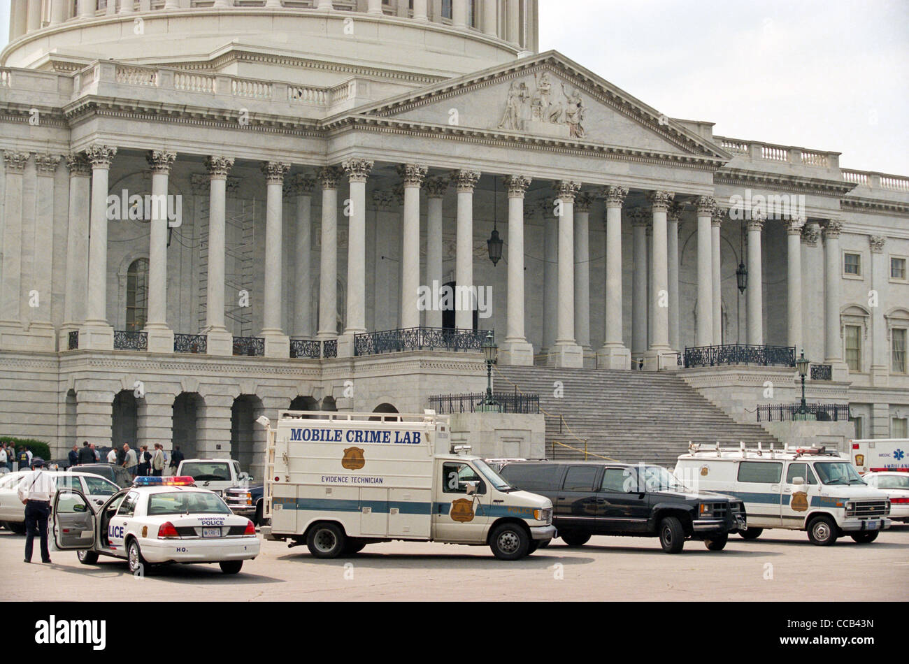 Emergency vehicles and police respond to a shooting at the US Capitol ...