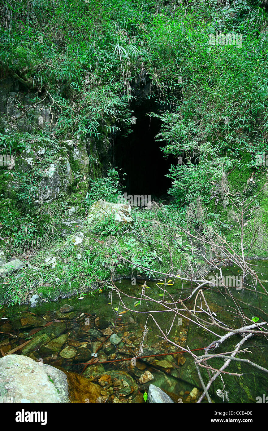 Large cave hillside hi-res stock photography and images - Alamy