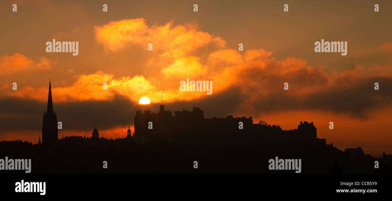 Sunset behind Edinburgh Castle Stock Photo - Alamy