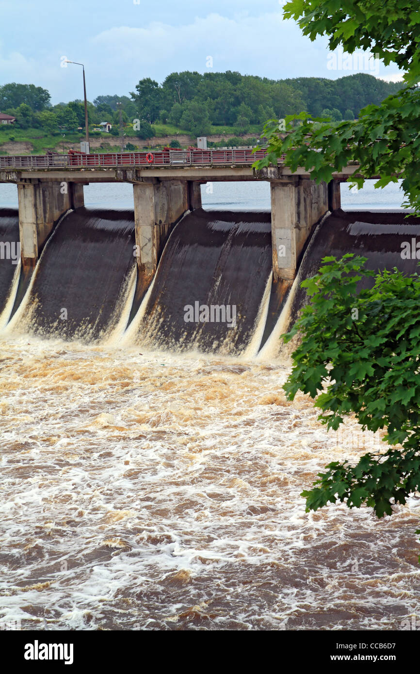 dam on river Stock Photo - Alamy