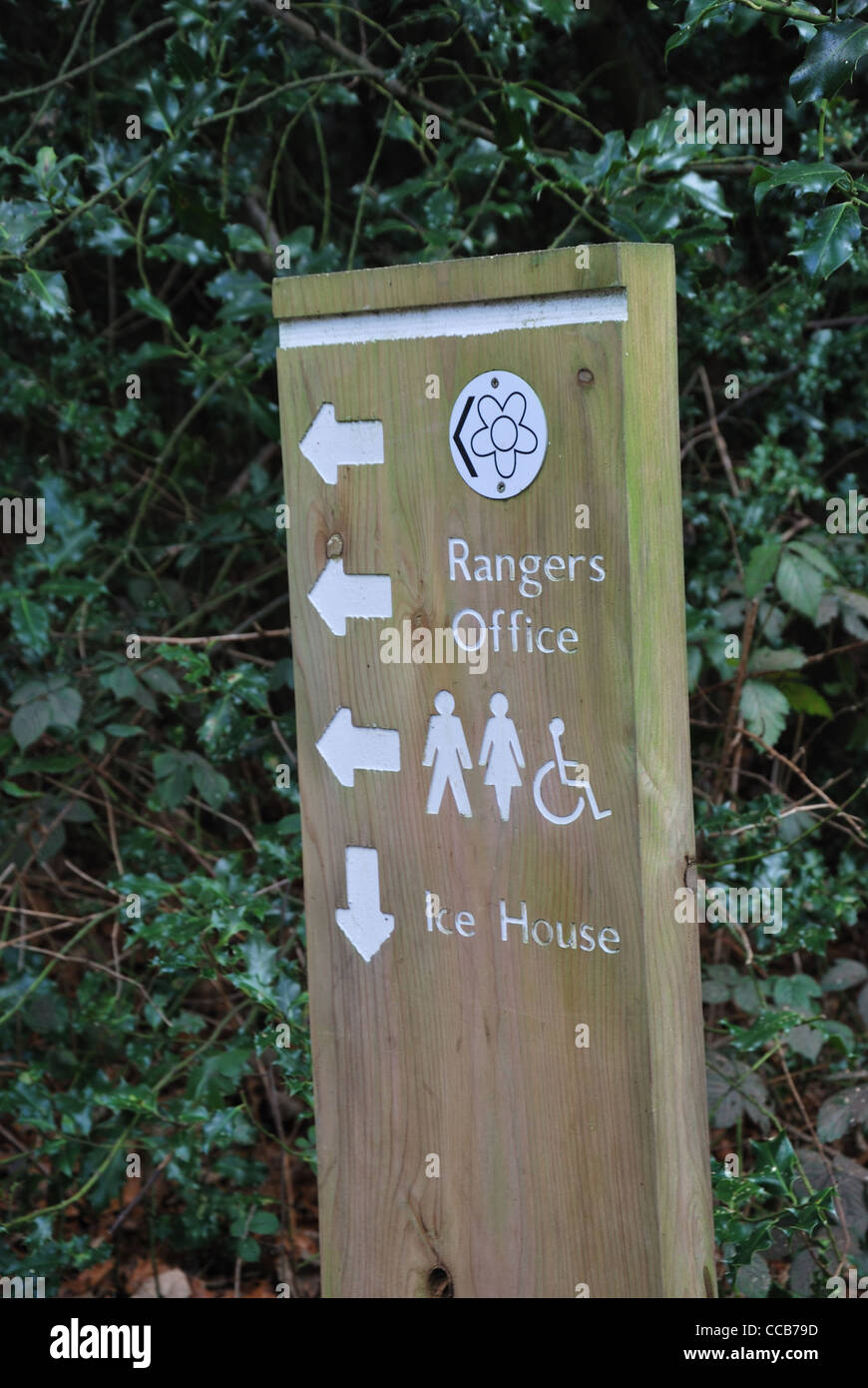 Woodland sign hi-res stock photography and images - Alamy