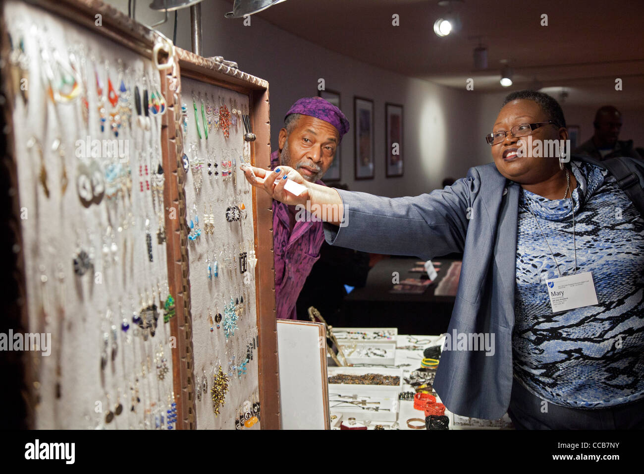 Business of jewelry hi-res stock photography and images - Alamy
