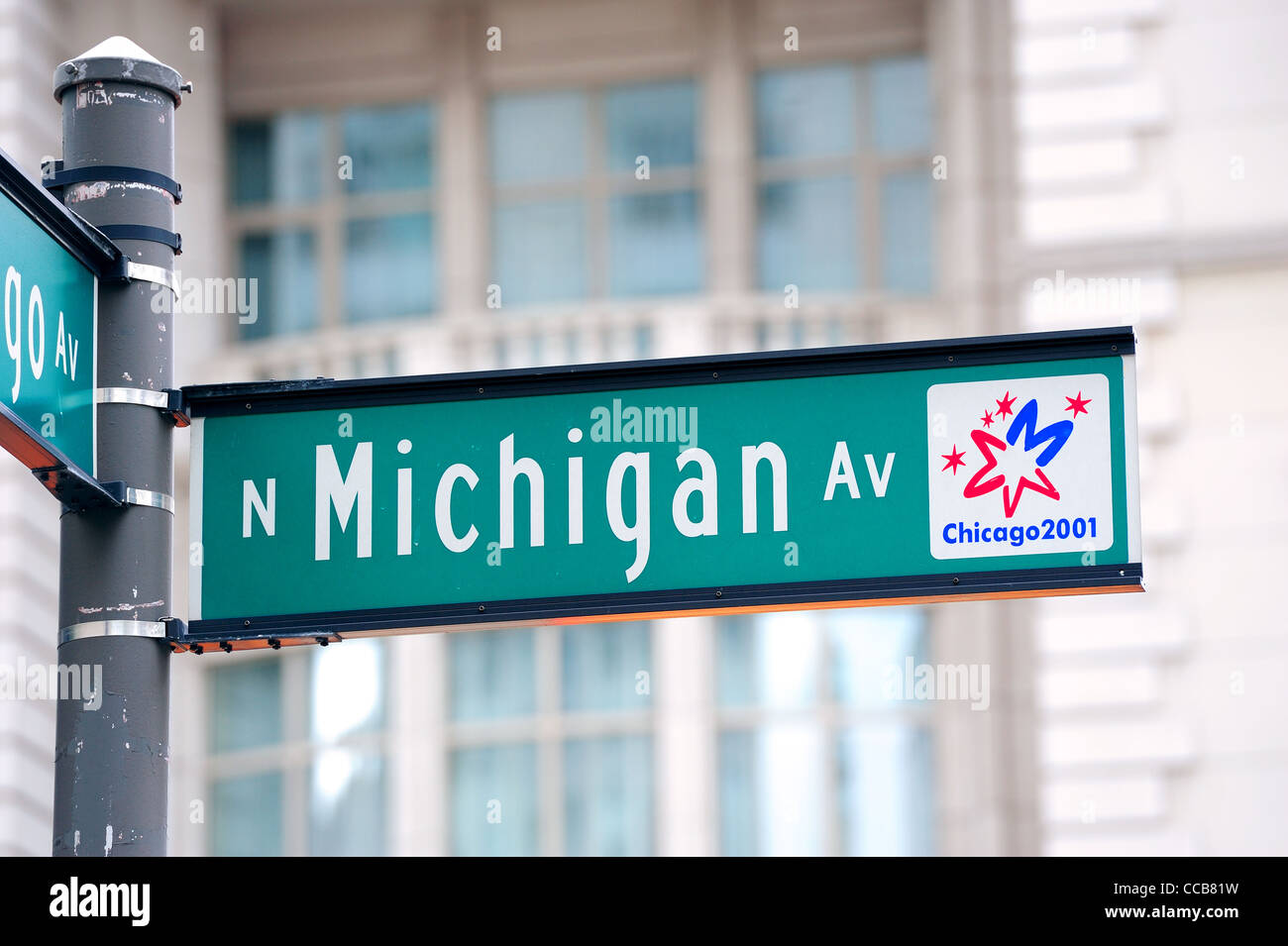 Street road sign at Chicago downtown Stock Photo - Alamy