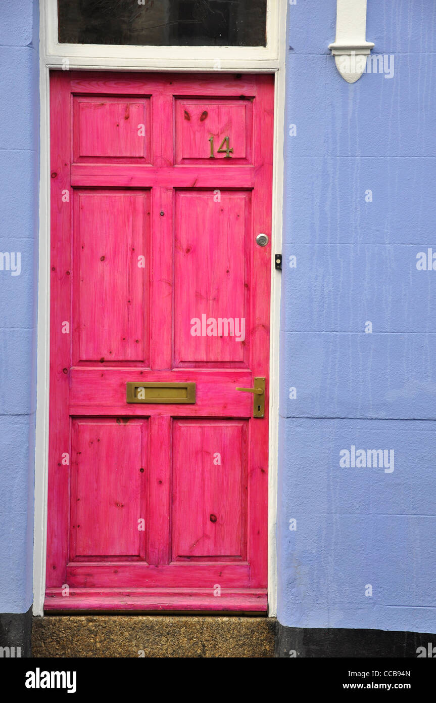 Pink front door hi-res stock photography and images - Alamy