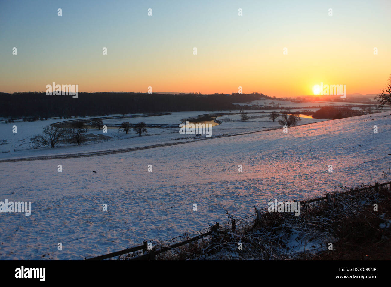 Snow covered slope at sunset hi-res stock photography and images - Alamy