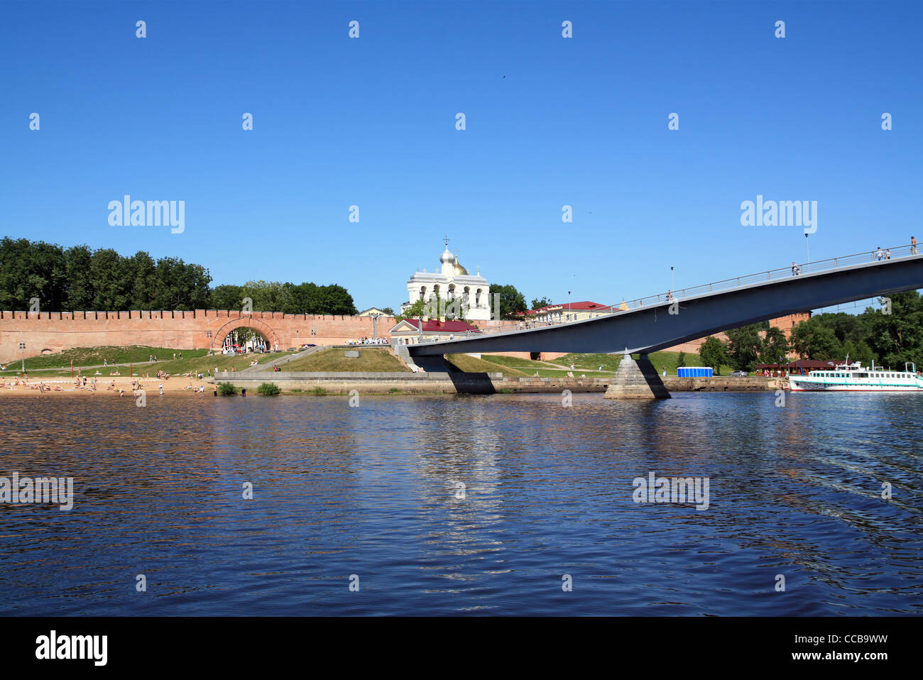 bridge through river Stock Photo - Alamy