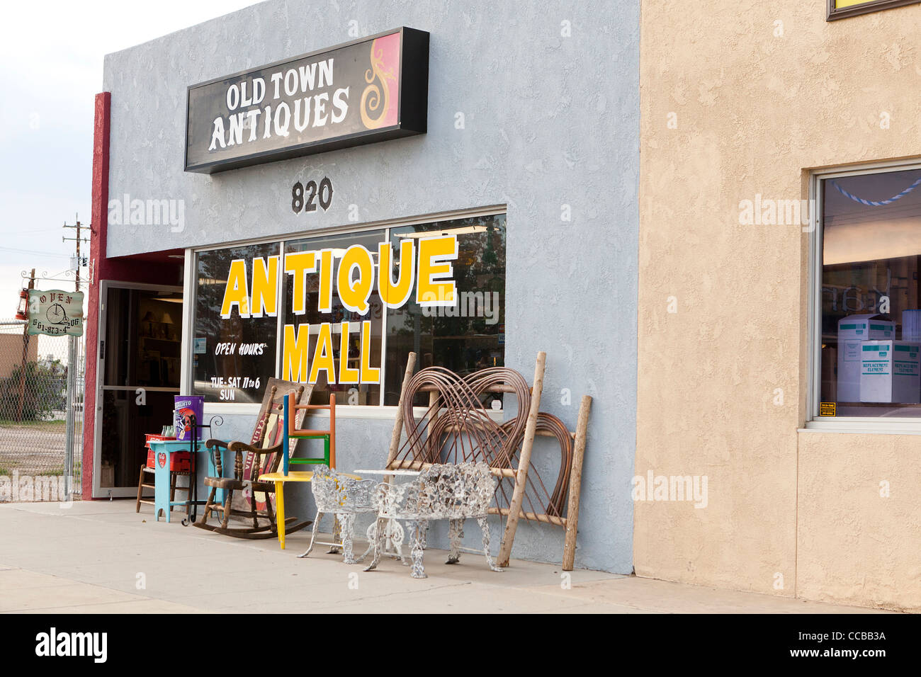 Antique storefront hi-res stock photography and images - Alamy