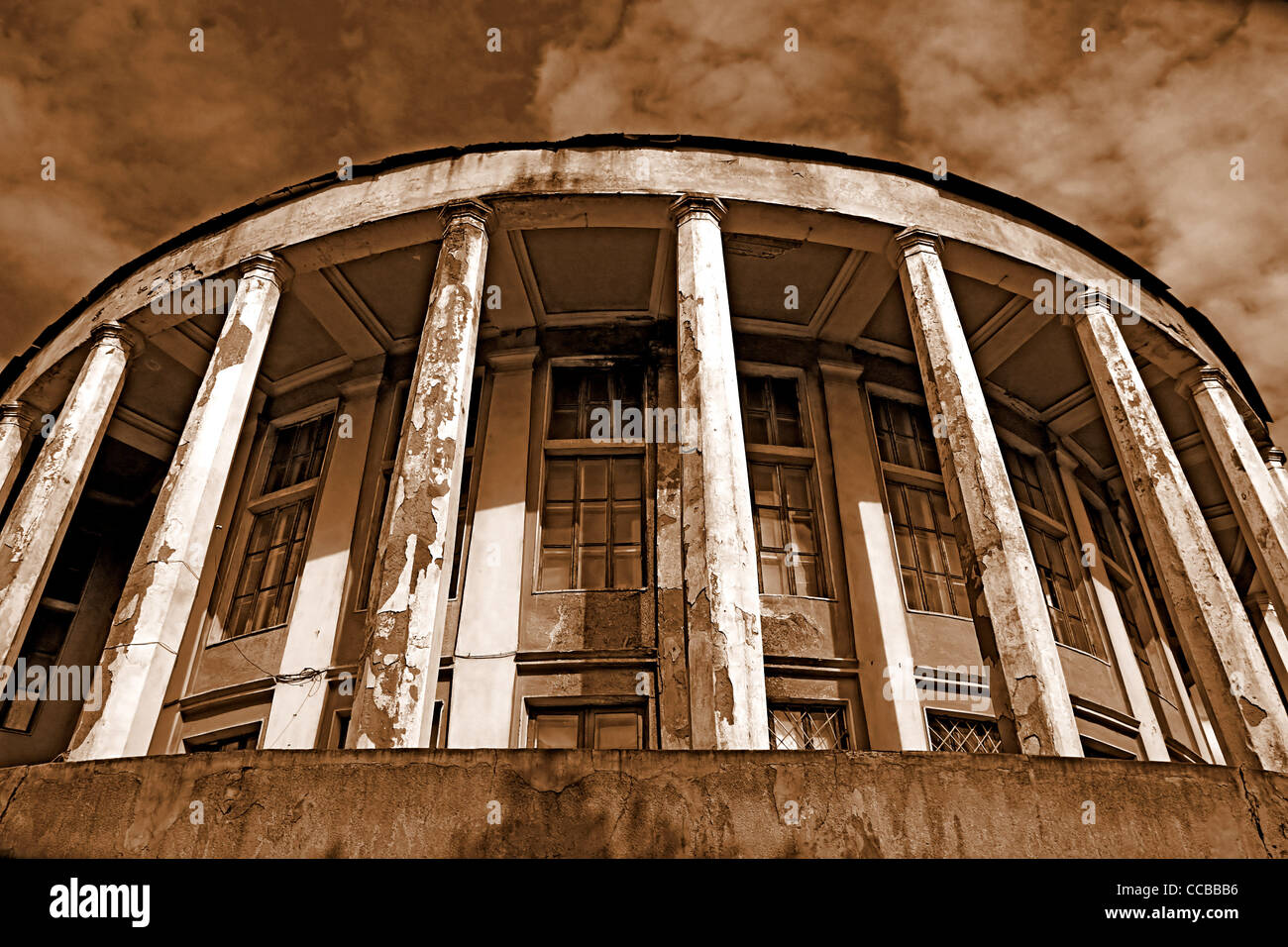 old destroyed building Stock Photo - Alamy