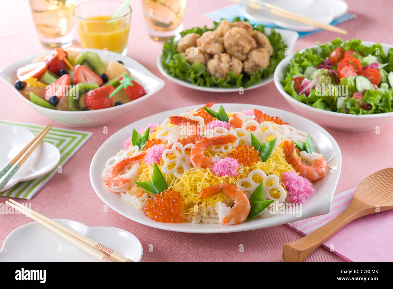 Chirashizushi hi-res stock photography and images - Alamy