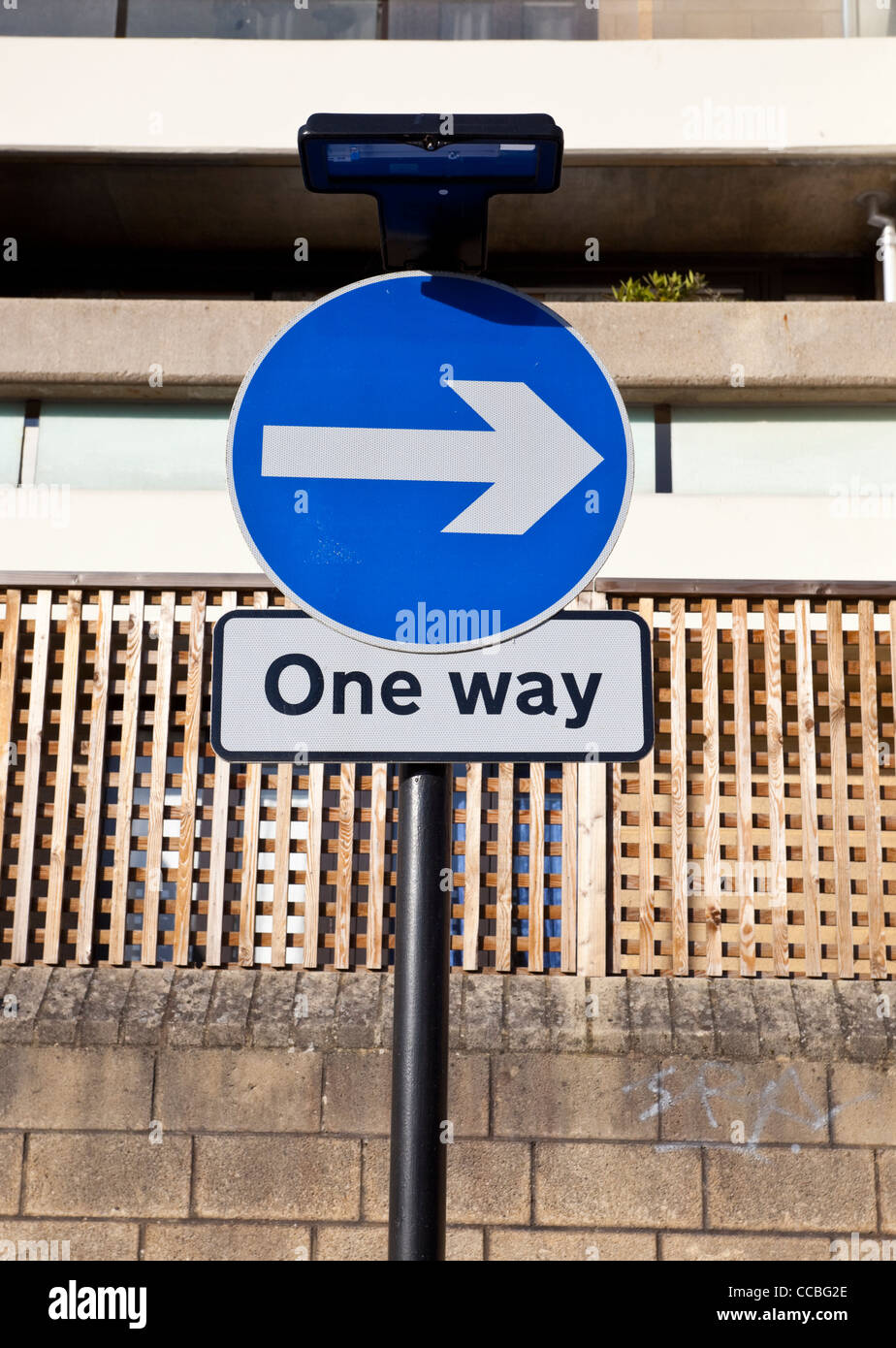 One way sign uk hi-res stock photography and images - Alamy