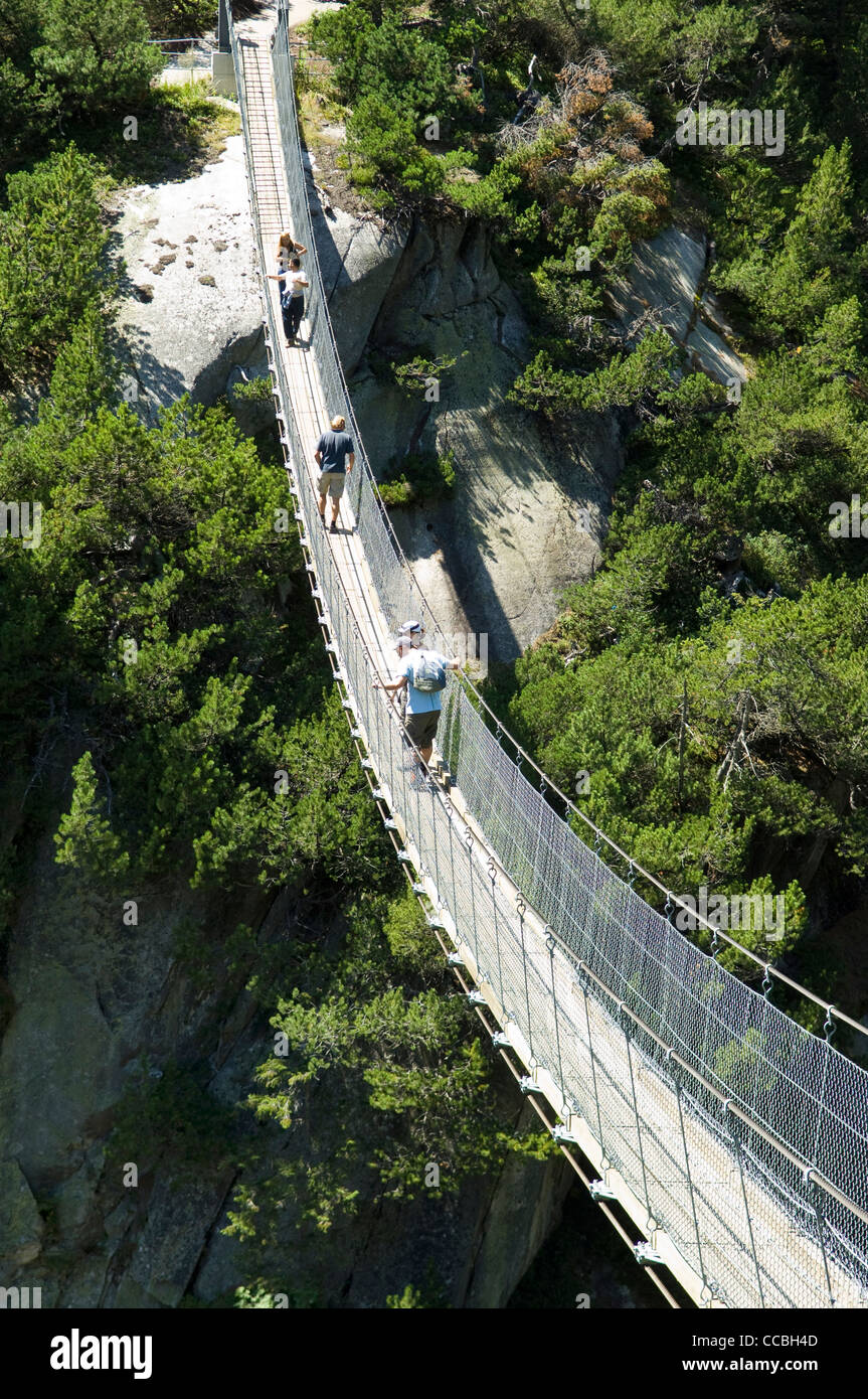 handeck suspension bridge, gelmersee, switzerland Stock Photo - Alamy