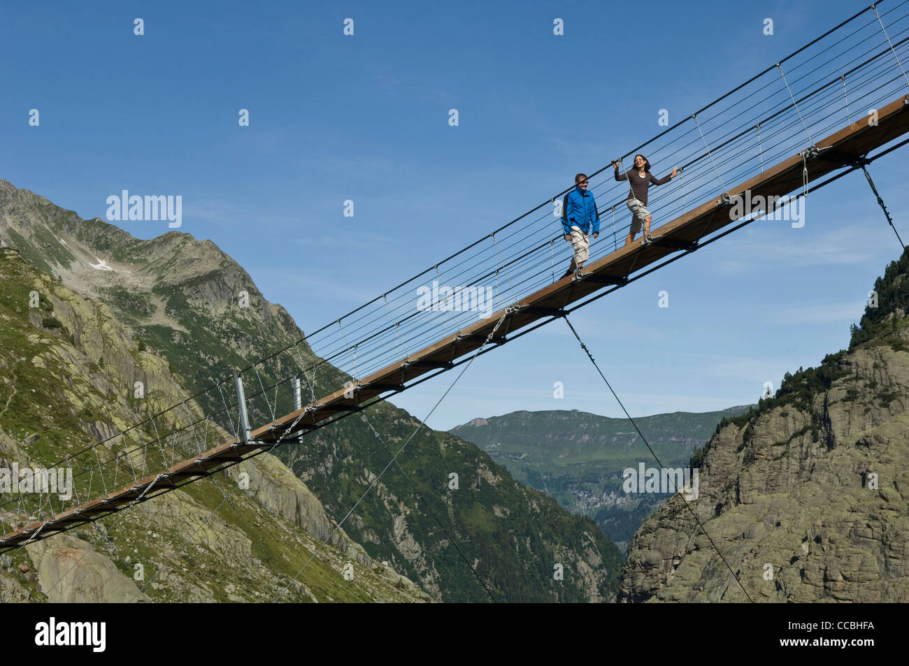 trift suspension bridge, trift glacier, switzerland Stock Photo - Alamy
