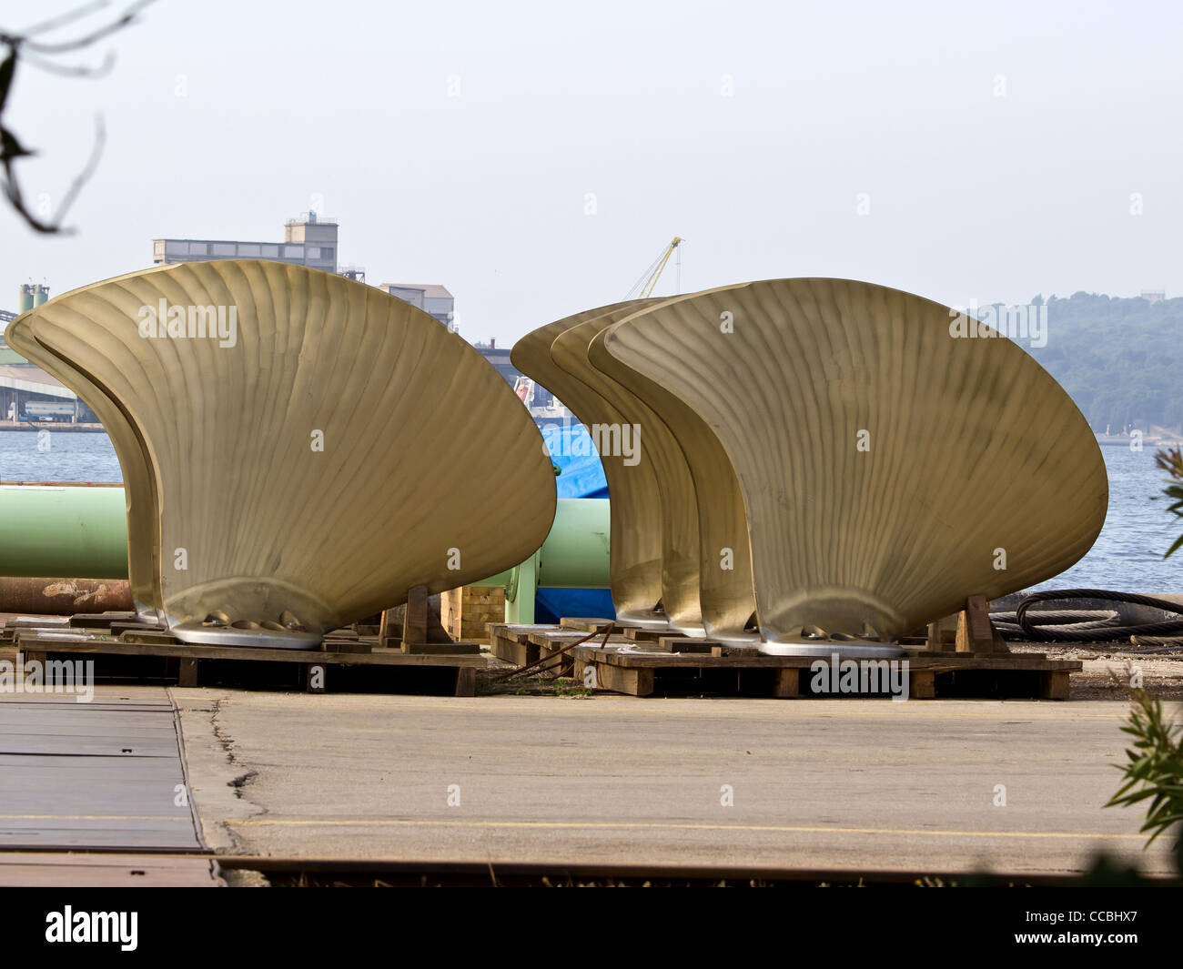 Brass propeller hi-res stock photography and images - Alamy