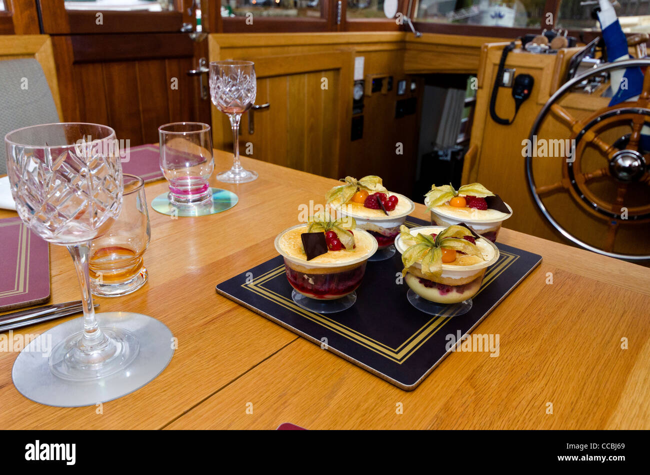 Individual deserts hi-res stock photography and images - Alamy