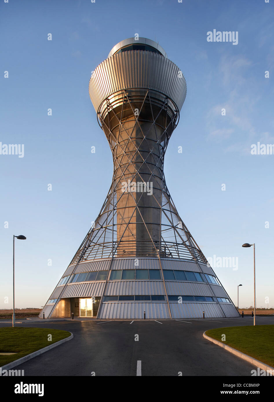 Newcastle airport control tower tower hi-res stock photography and ...