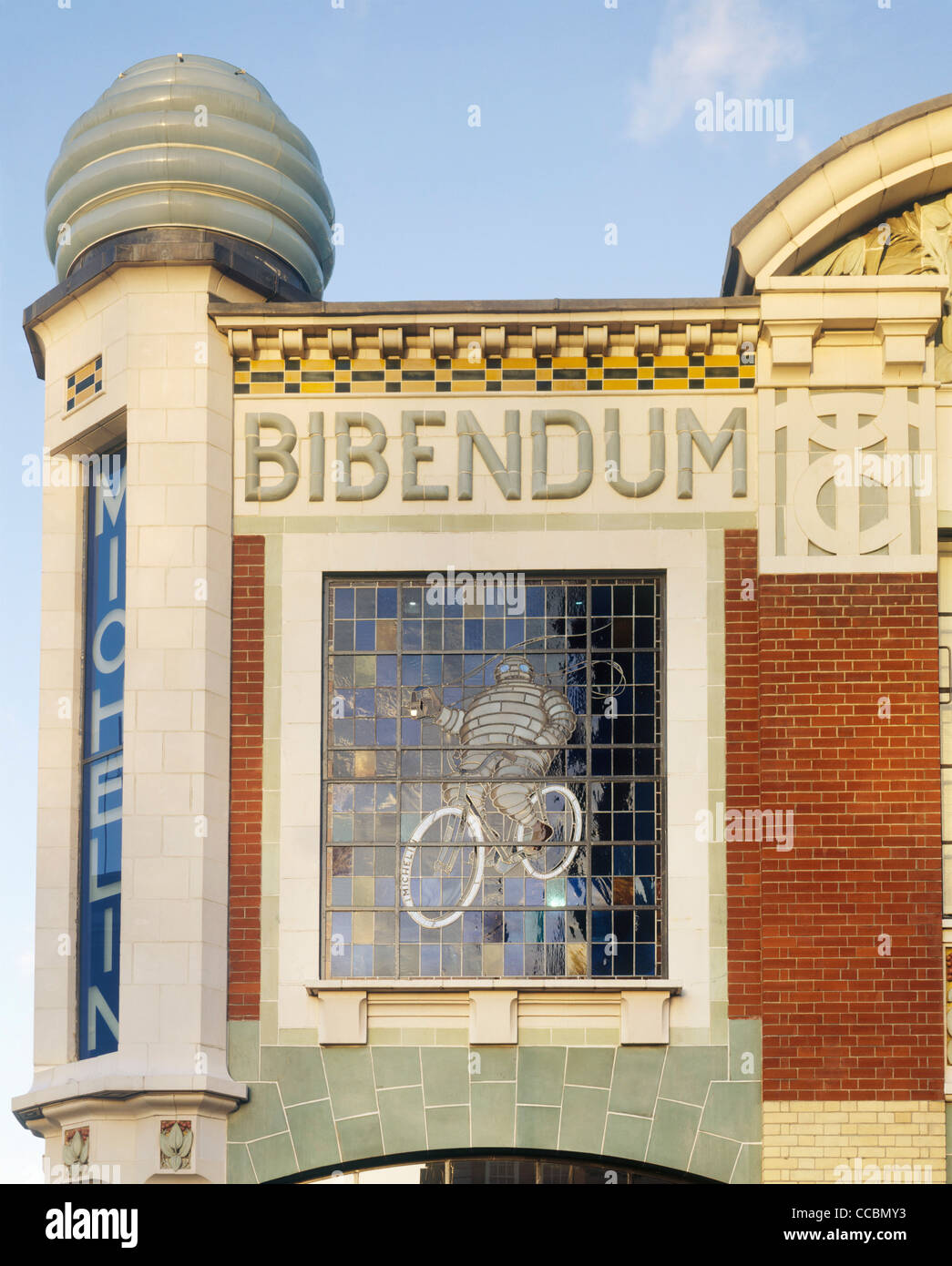 MICHELIN BUILDING LANDSCAPE DETAIL OF ROOFTOP GABLE Stock Photo - Alamy