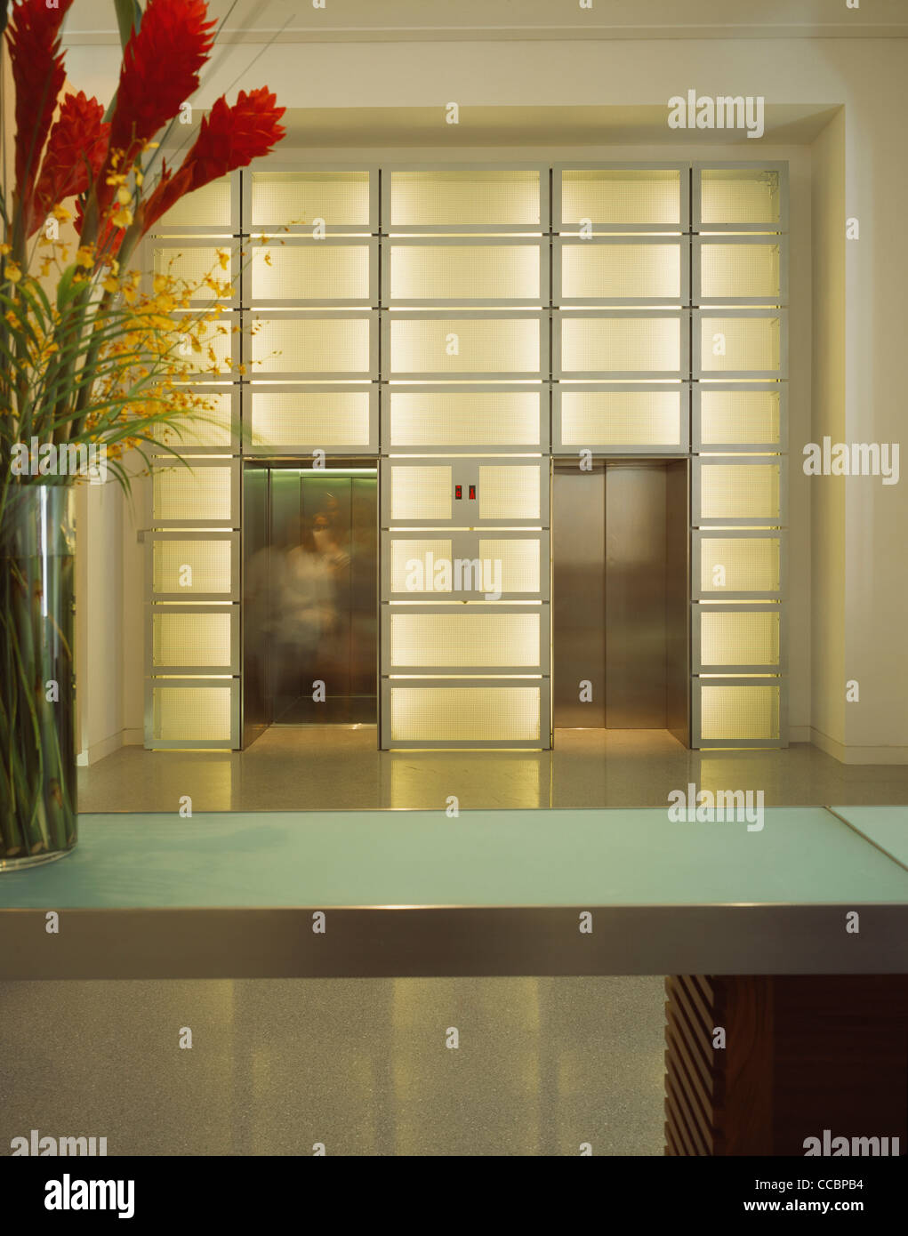 GORDON HOUSE RECEPTION TO LIFTS OVER DESK Stock Photo - Alamy