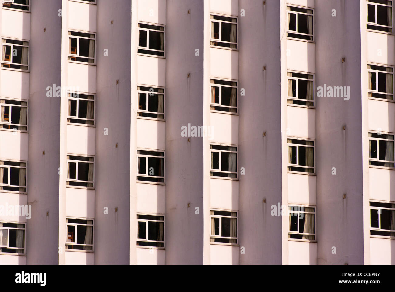 Modern concrete building hi-res stock photography and images - Alamy