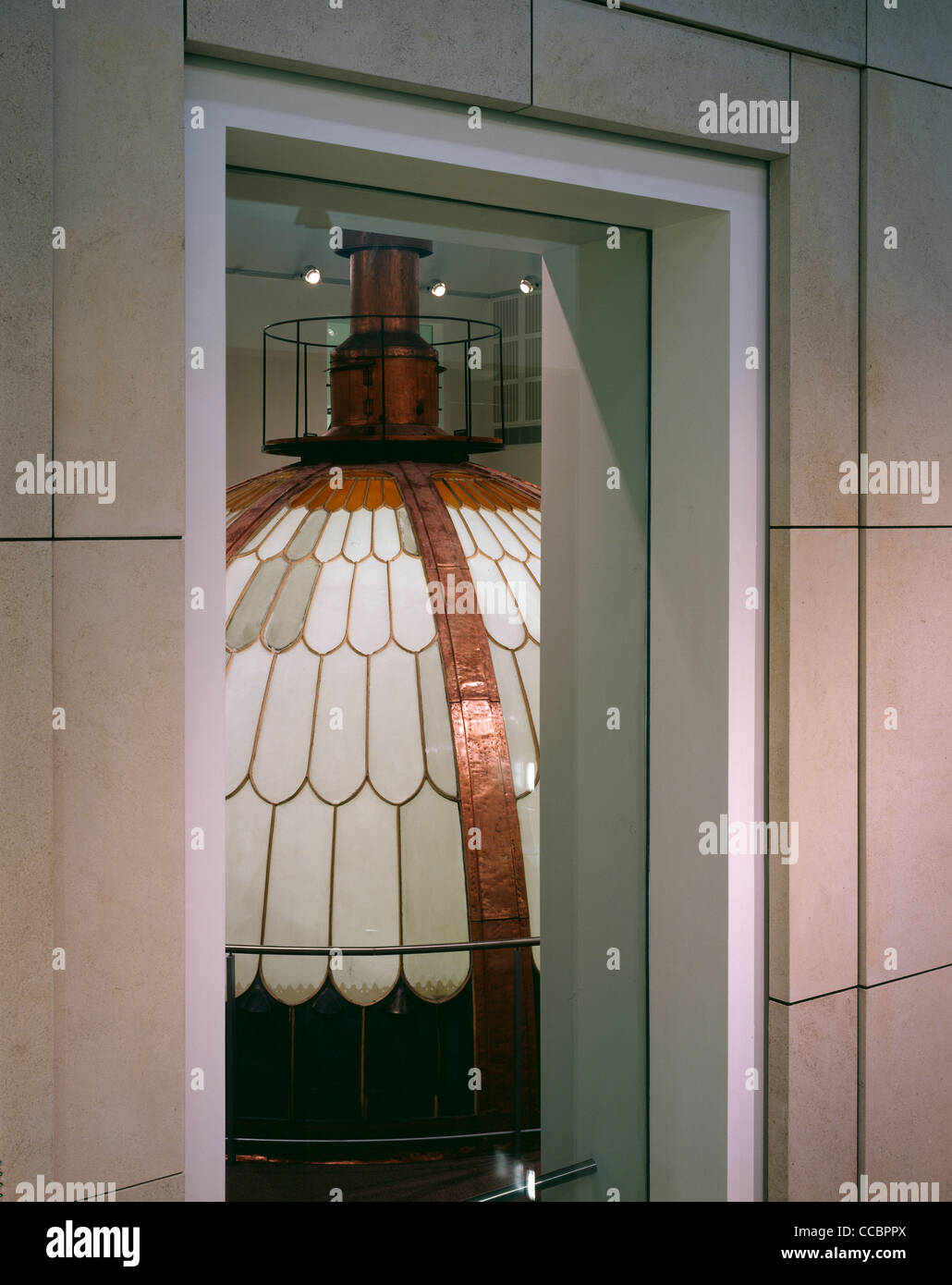 Hsbc bank interior hi-res stock photography and images - Alamy