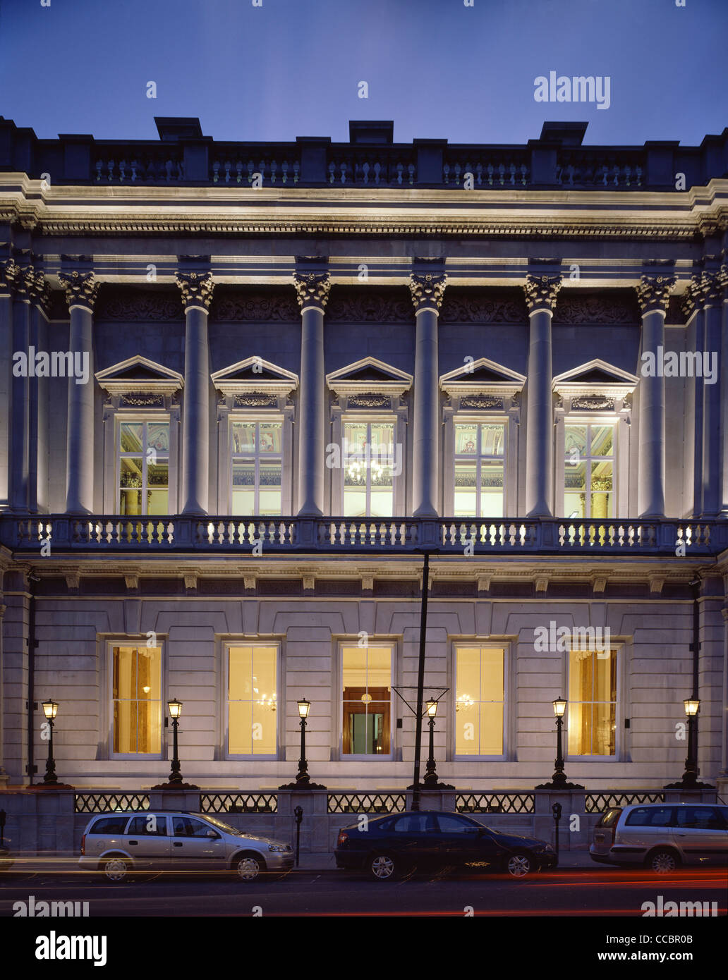 HSBC BANK OFFICES ST JAMES STREET FACADE AT TWILIGHT Stock Photo - Alamy