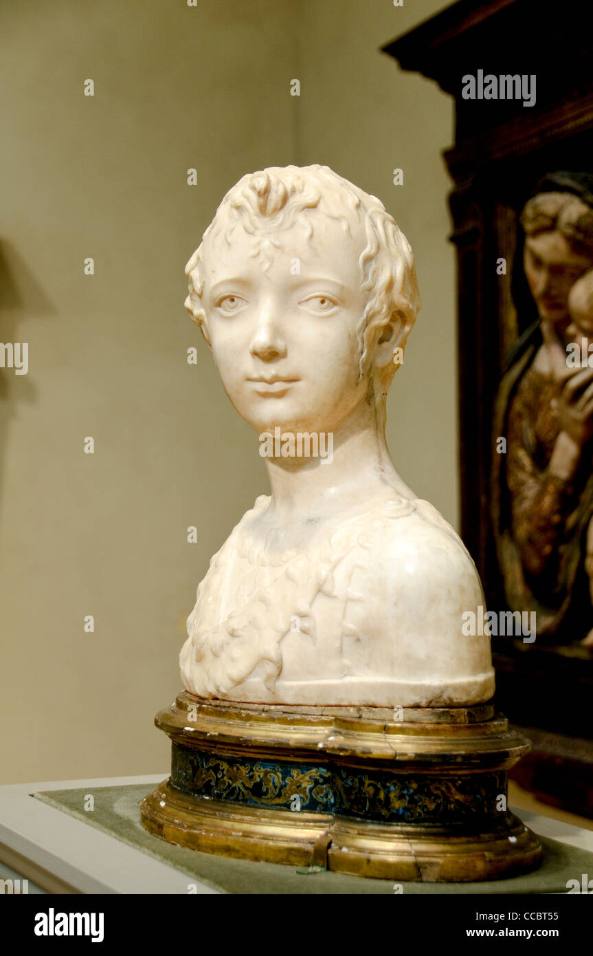 John the baptist head sculpture hi-res stock photography and images - Alamy