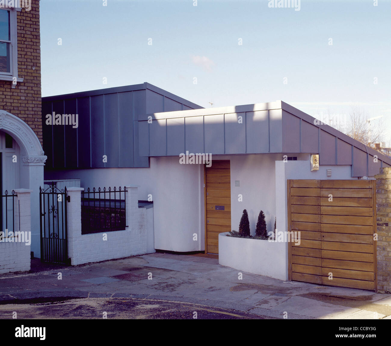 PRIVATE HOUSE EXTERIOR Stock Photo - Alamy