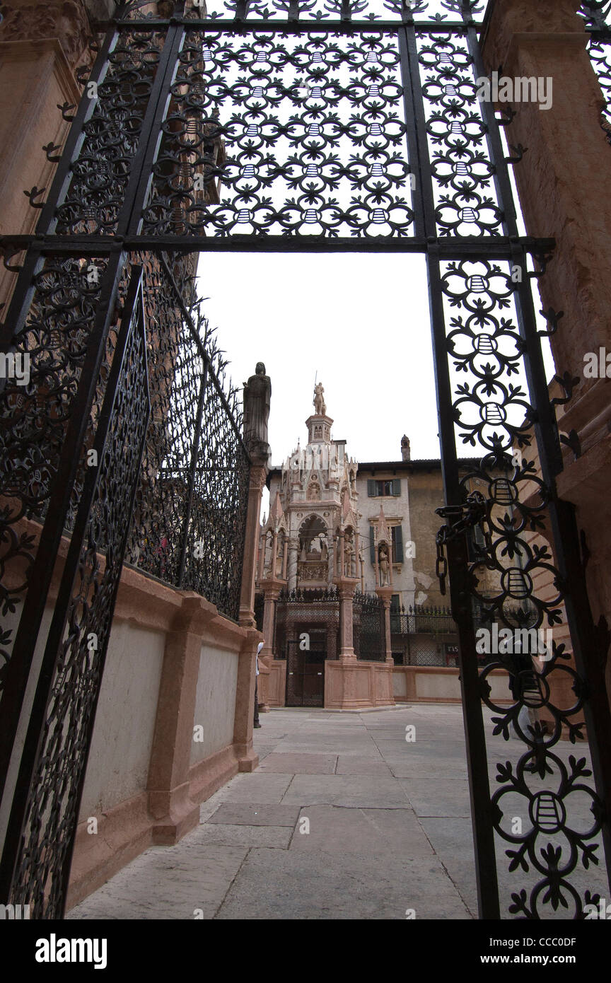 Scaligeri tomb hi-res stock photography and images - Alamy