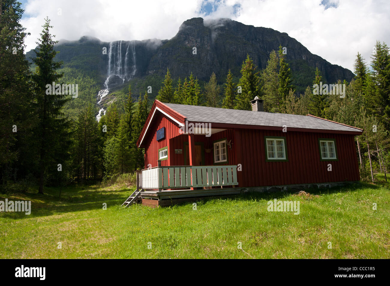 Typical norwegian red house hi-res stock photography and images - Alamy