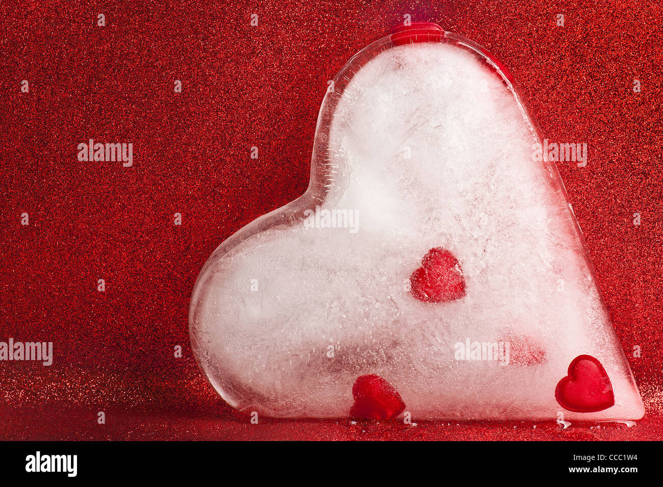 Frozen heart hi-res stock photography and images - Alamy