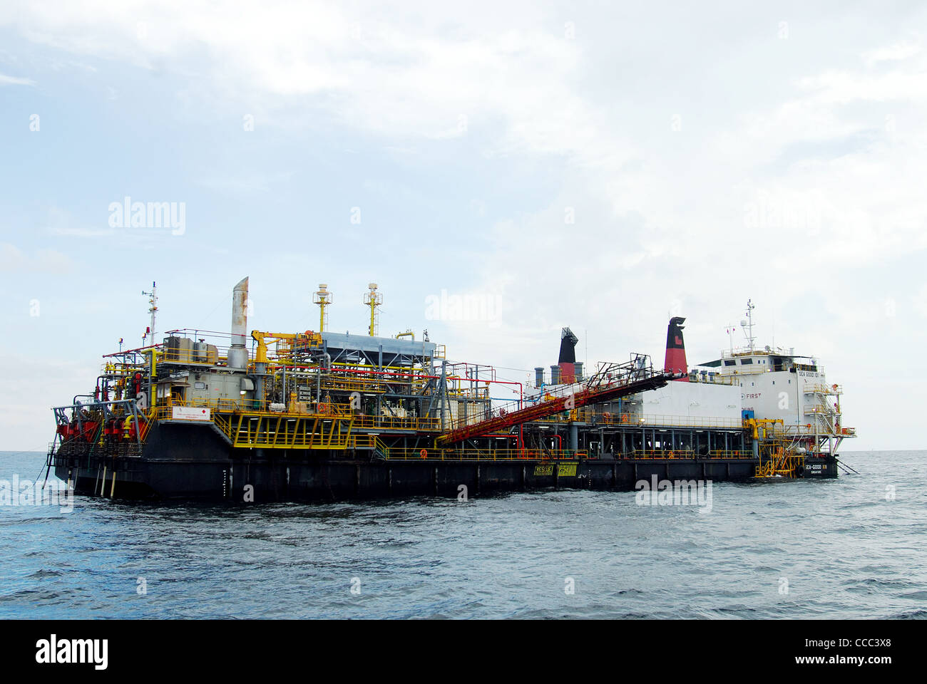 oil rig ship Stock Photo - Alamy