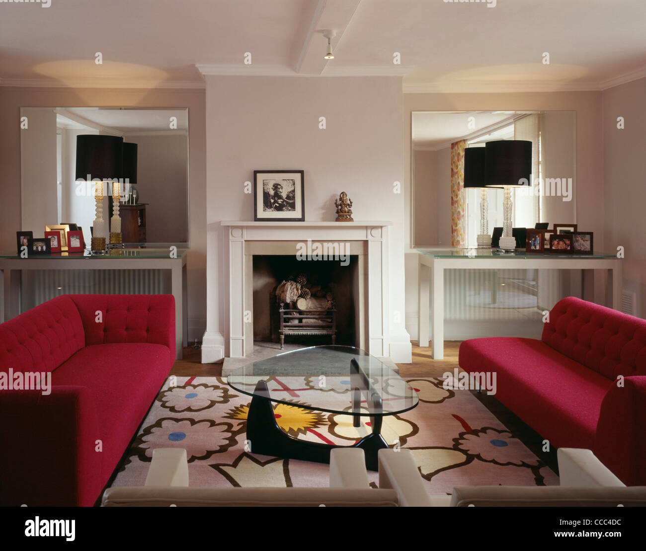 PRIVATE HOUSE DRAWING ROOM Stock Photo - Alamy