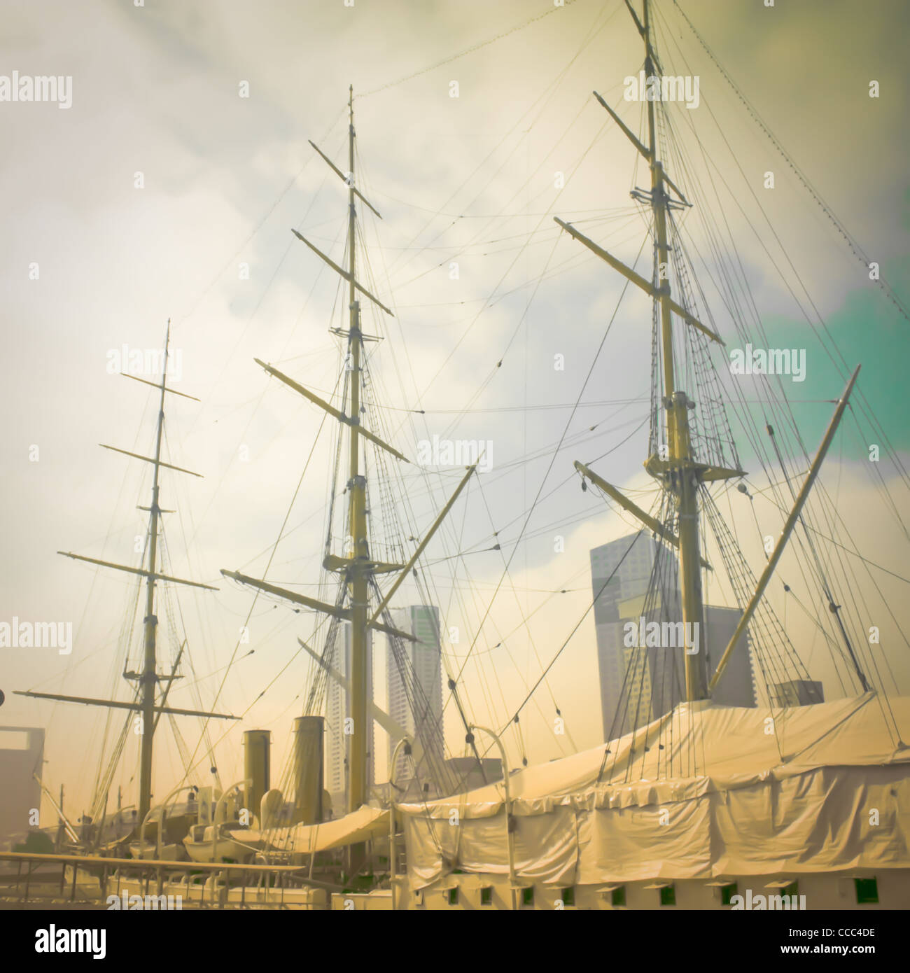 Vintage ship hi-res stock photography and images - Alamy