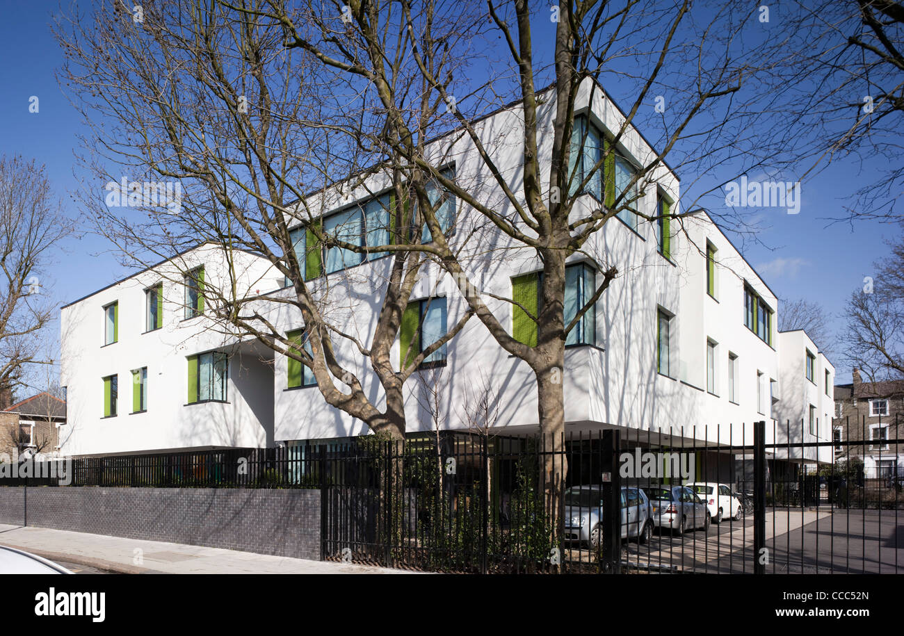 Gp practice exterior hi-res stock photography and images - Alamy