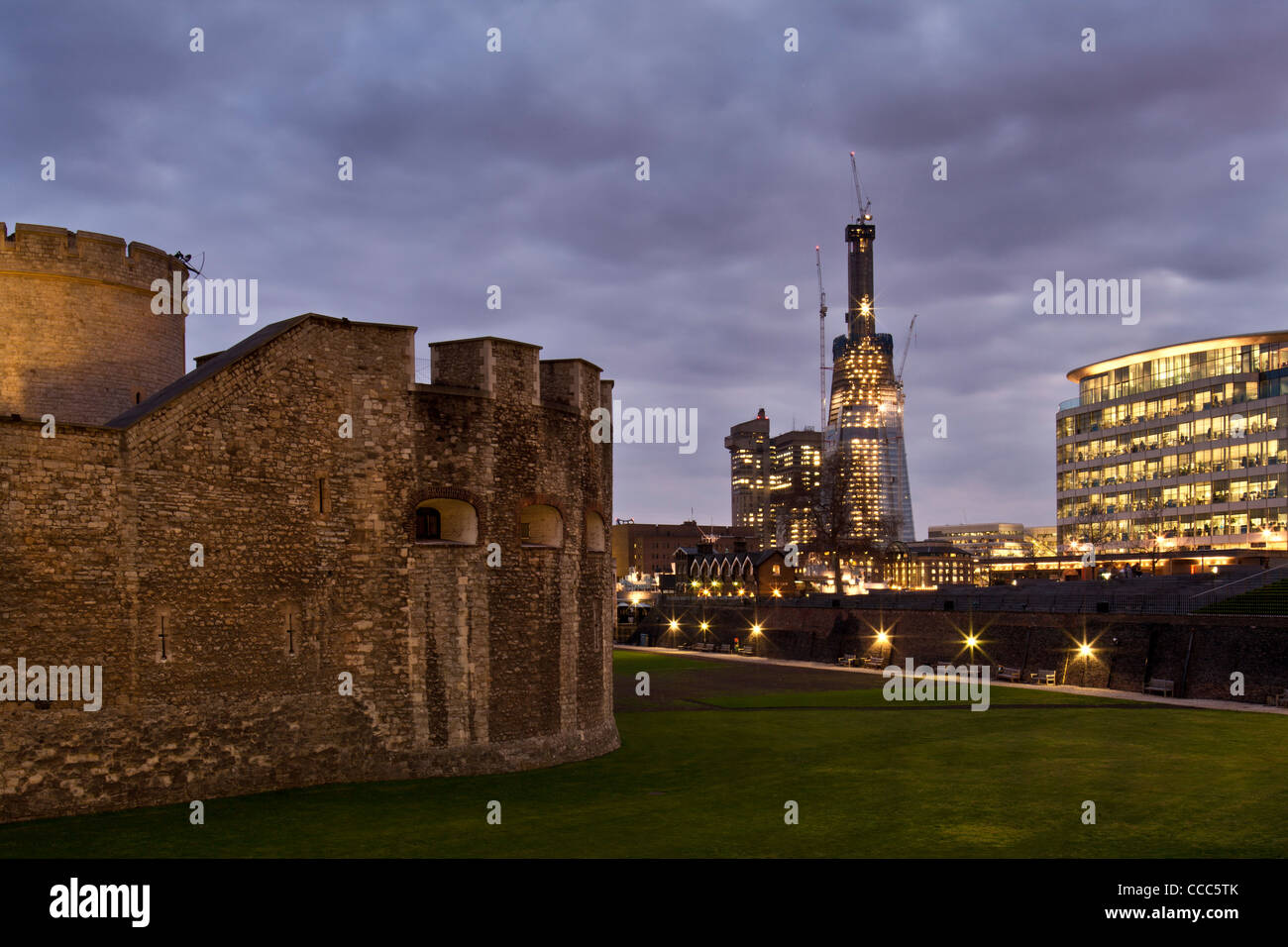 LONDON BRIDGE TOWER, LONDON, UNITED KINGDOM, 2012 Stock Photo - Alamy