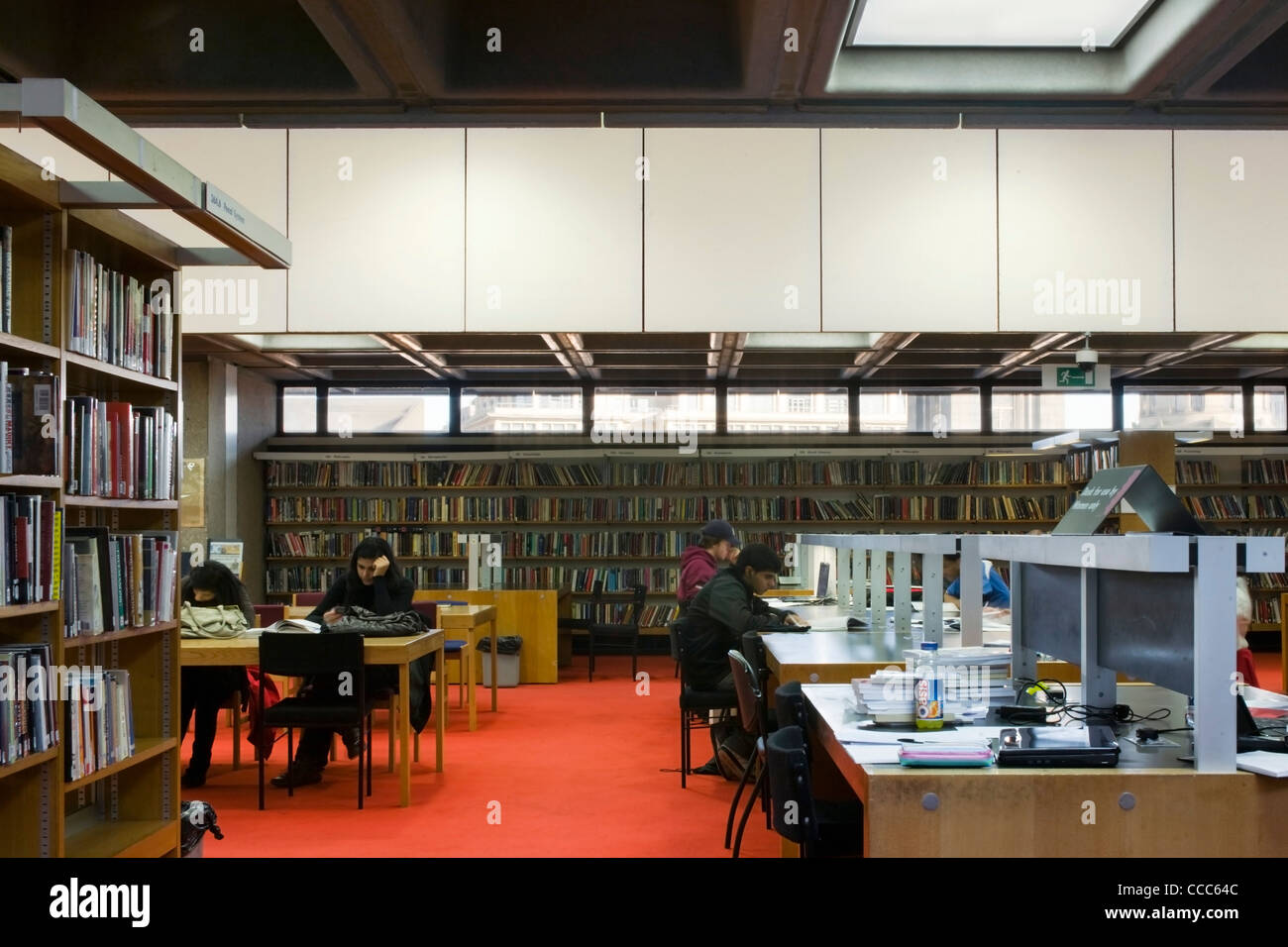 Birmingham central library interior hi-res stock photography and images ...