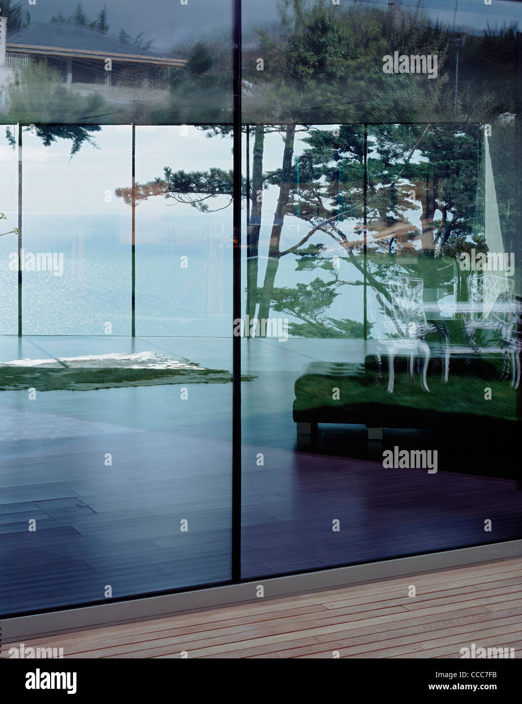 HOUSE VIEW THROUGH HOUSE Stock Photo - Alamy