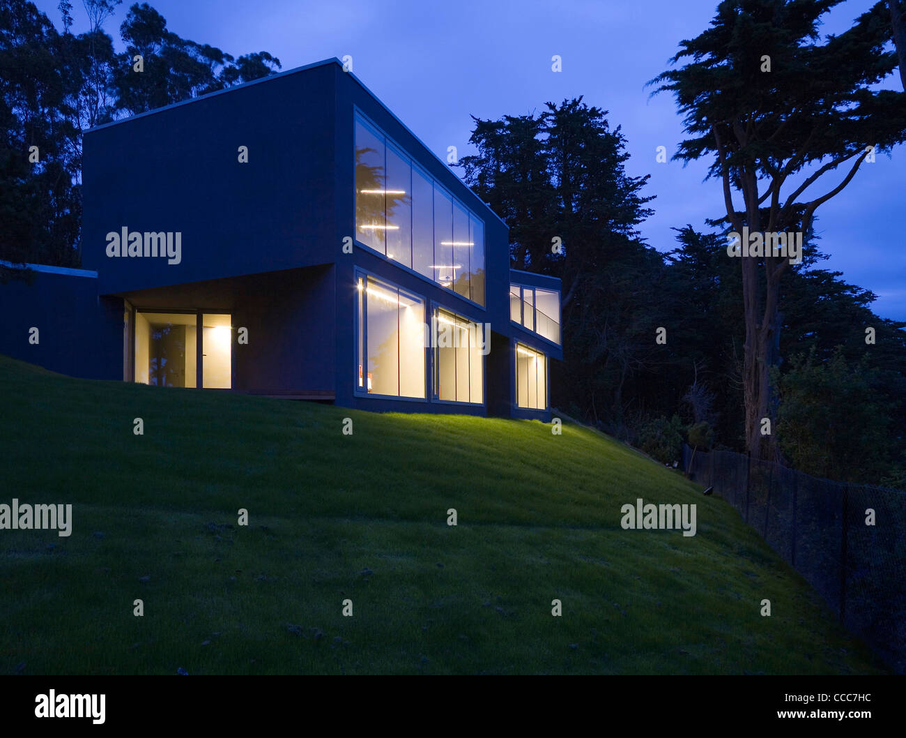 HOUSE NIGHT VIEW Stock Photo - Alamy