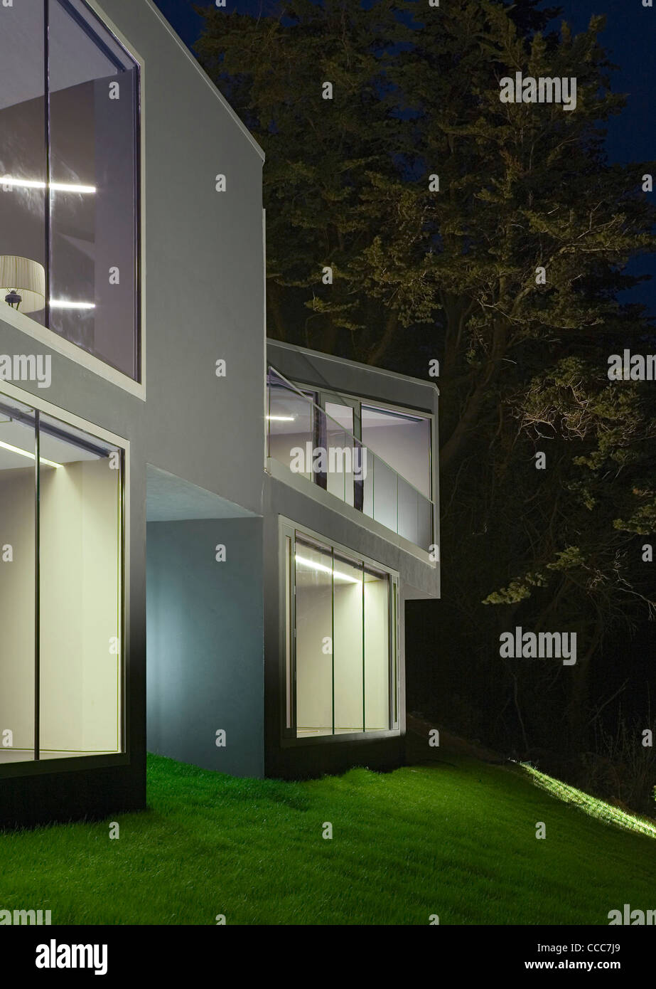 HOUSE NIGHT VIEW Stock Photo - Alamy