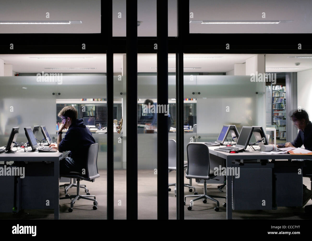 THE DUKE BUILDING - GIRTON COLLEGE LIBRARY STUDY AREA NIGHT Stock Photo ...
