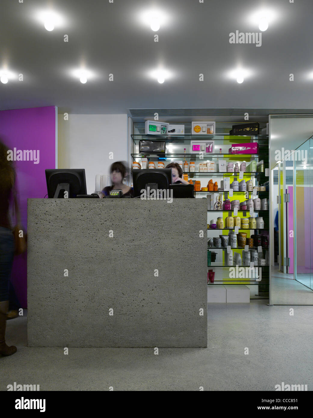 Concrete hair salon hi-res stock photography and images - Alamy