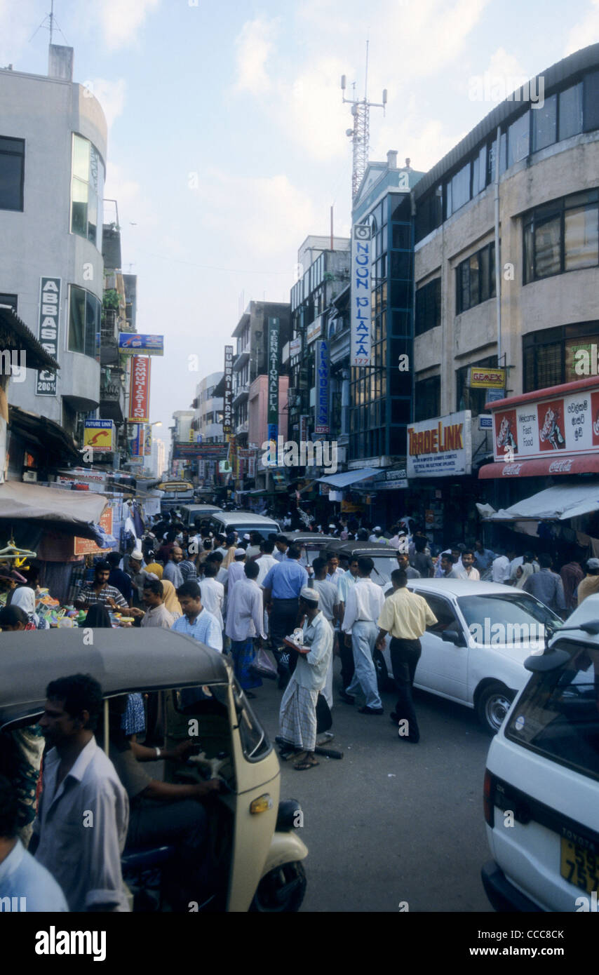 Crowded Street, Colombo , Sri Lanka Stock Photo - Alamy