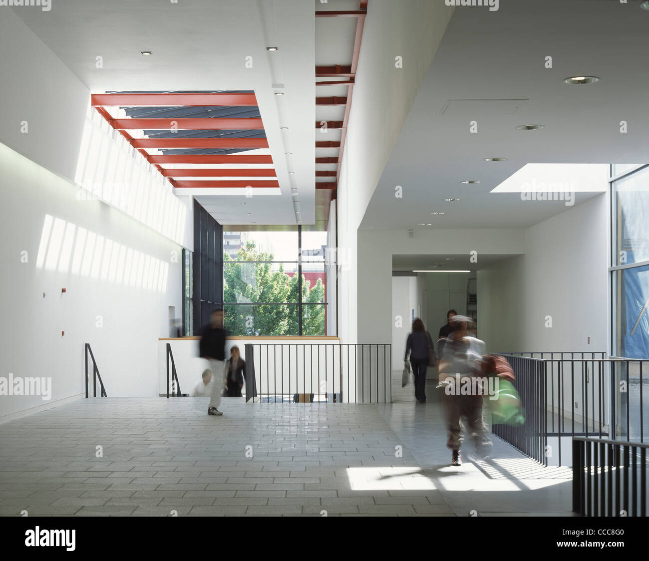 London college of communication building hi-res stock photography and ...