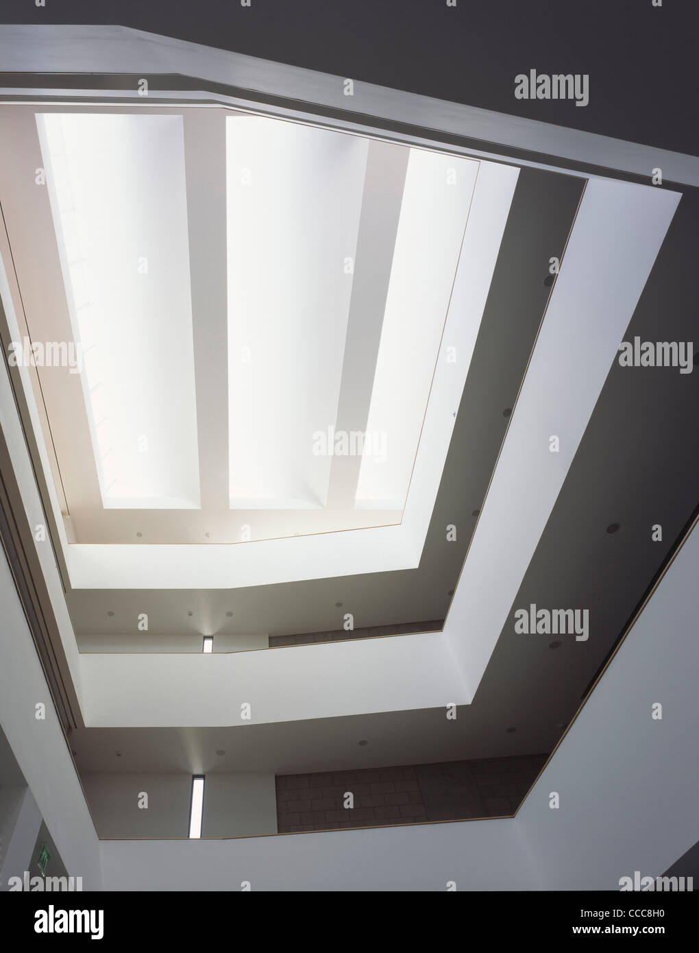 London college of communication building hi-res stock photography and ...