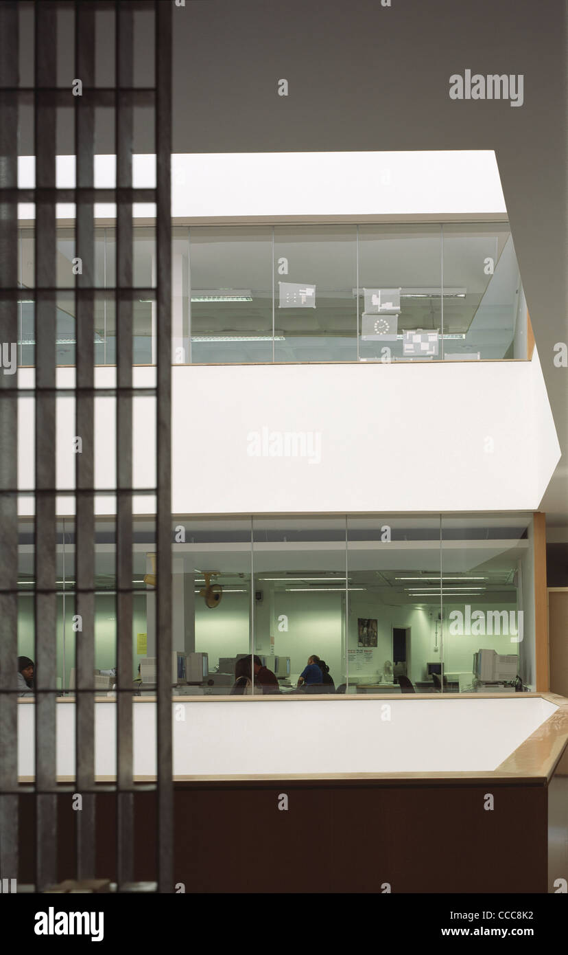 LONDON COLLEGE OF COMMUNICATION STUDIO ACROSS ATRIUM Stock Photo - Alamy