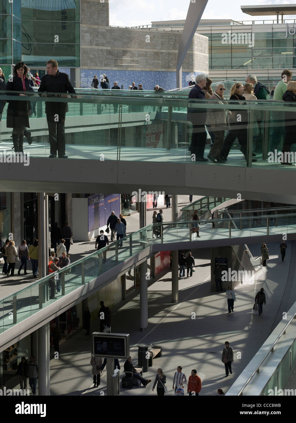 LIVERPOOL ONE SHOPPING CENTRE BRIDGES Stock Photo - Alamy