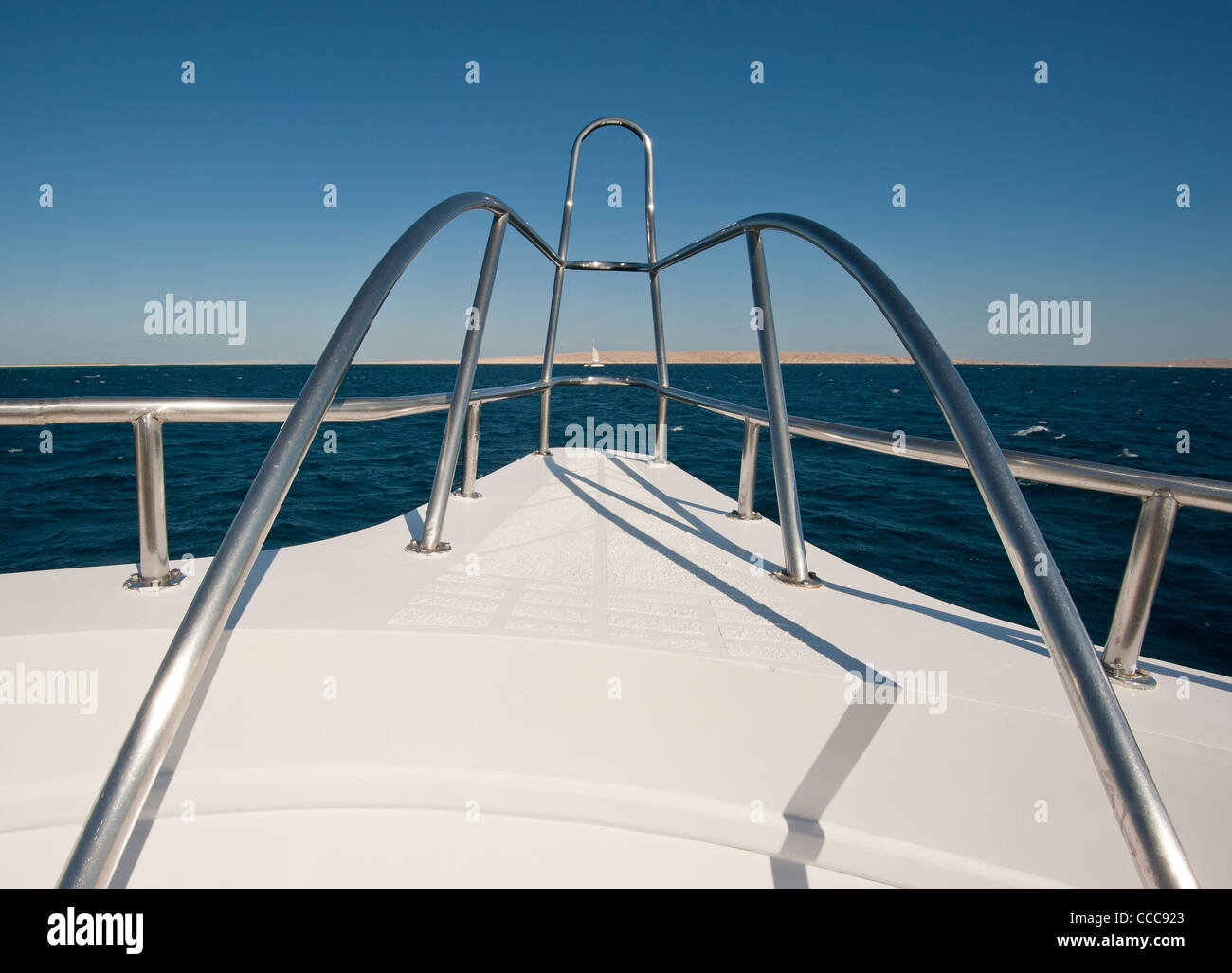 View of the horizon from the bow of a boat hi-res stock photography and ...